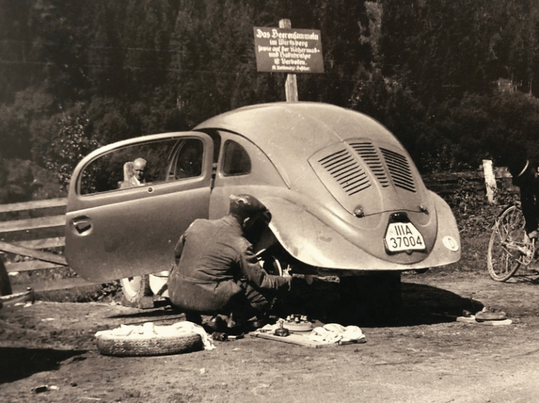 VW W30 Prototyp aus 1936 | Weltpremiere auf Rundstrecke - Grand Meeting ...